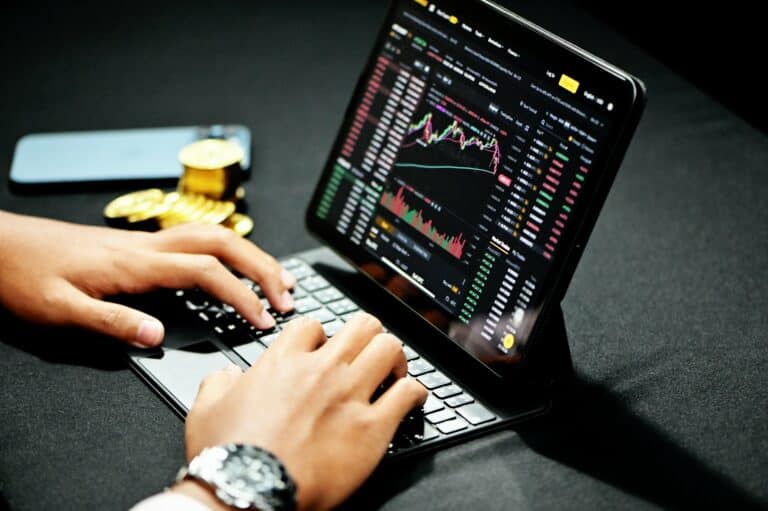 What Makes Stocks Go Up and Down? Here's Why Stock Prices Rise and Fall